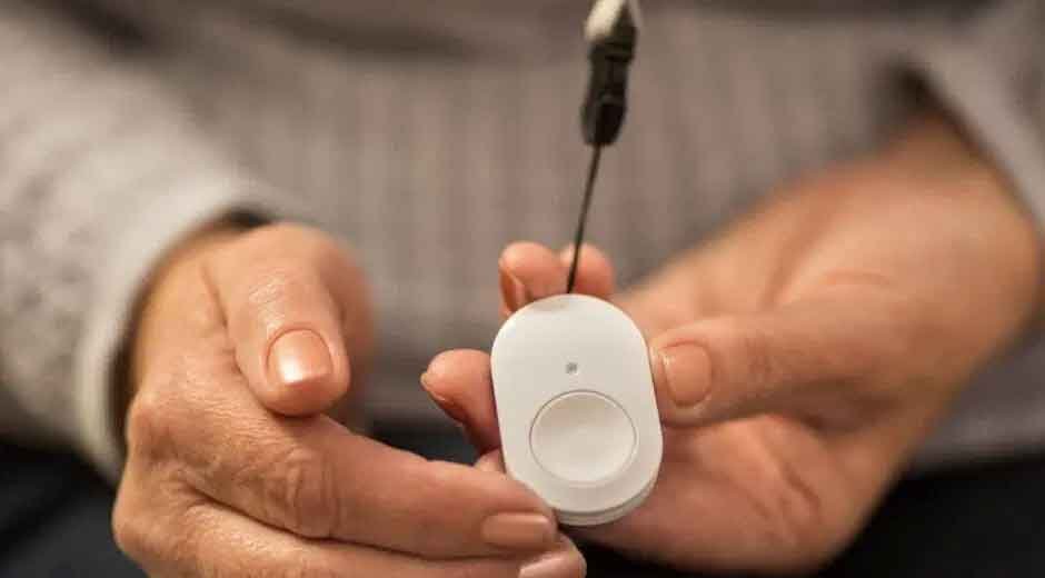 Is It Time for a Life Alert Necklace? Here’s How to Tell